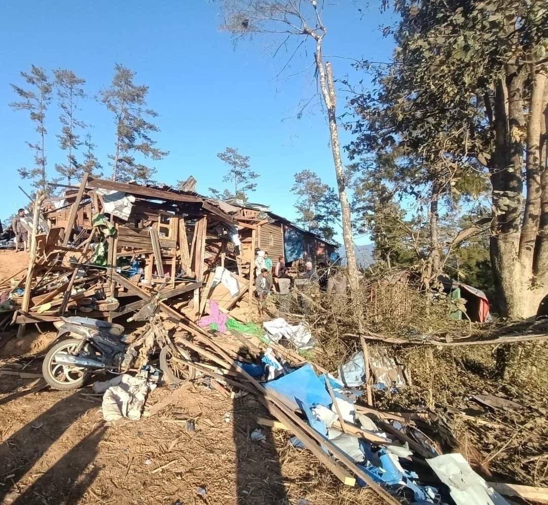 မင်းတပ်မြို့နယ် စွန်တောင်ကျေးရွာအား စစ်ကောင်စီတပ်က လေယာဉ် ၂ စီးဖြင့် တိုက်ခိုက် Bur Mizzima Com