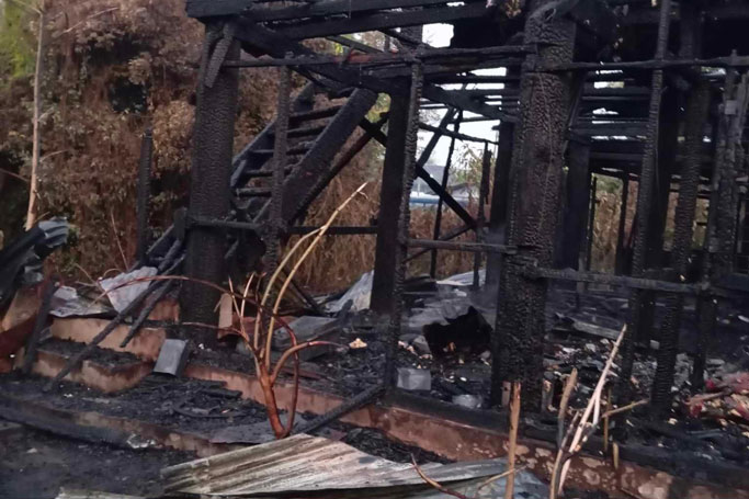 ချိပ်ပိတ်ခံထားရသည့် NLD အမတ် နေအိမ်ကို စစ်ကောင်စီမီးရှို့ဖျက်ဆီးဟုဆို - BUR.MIZZIMA.COM