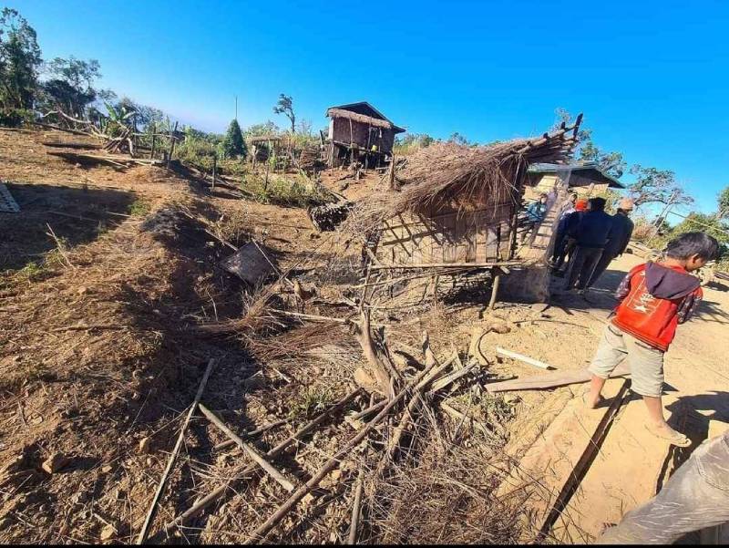 မင်းတပ်တွင် တိုက်ပွဲမရှိဘဲ စစ်ကောင်စီလေကြောင်းမှ ၂ရက်ဆက်ဗုံးကြဲတိုက်ခိုက် Bur Mizzima Com