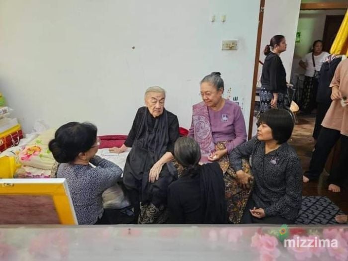 NLD ပါတီ နာယကကြီး သူရဦးတင်ဦး ဈာပနကို သမ္မတဦးဝင်းမြင့် ဇနီး တက်ရောက် - BUR.MIZZIMA.COM