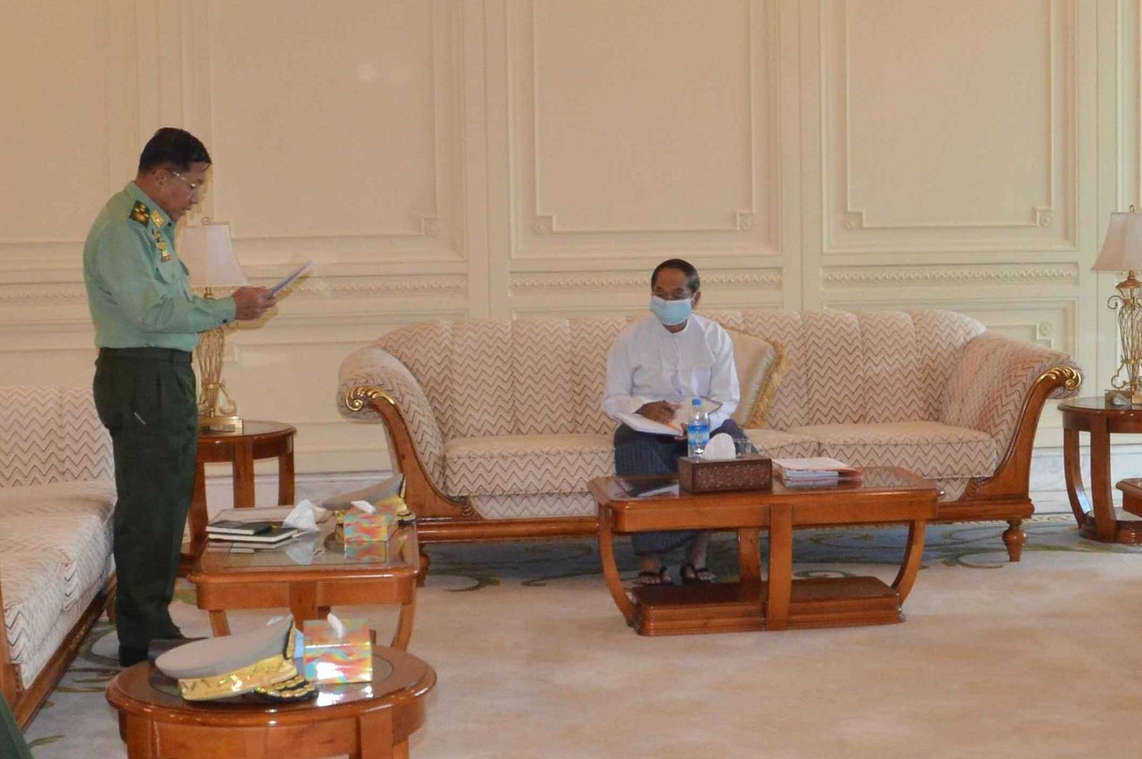 ယာယီသမ္မတတာဝန်များကို စစ်ခေါင်းဆောင် ဗိုလ်ချုပ်မှူးကြီး မင်းအောင်လှိုင