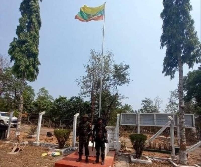 မြဝတီတွင် စစ်ကောင်စီ ပစ်သည့် လက်နက်ကြီးကြောင့် အမျိုးသမီး ၁ ဦး အပါ အရပ