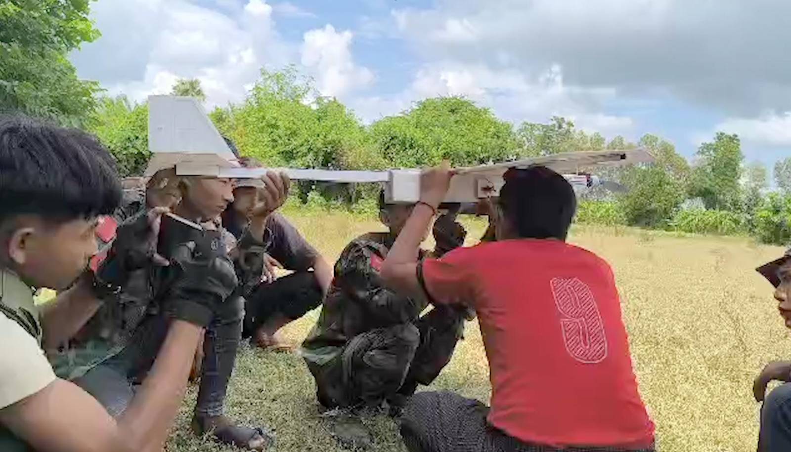 ဒီပဲယင်းမြို့ပေါ်က စစ်ကောင်စီအထိုင် နေရာများ ဒရုန်းတိုက်ခိုက်ခံရ Bur Mizzima Com