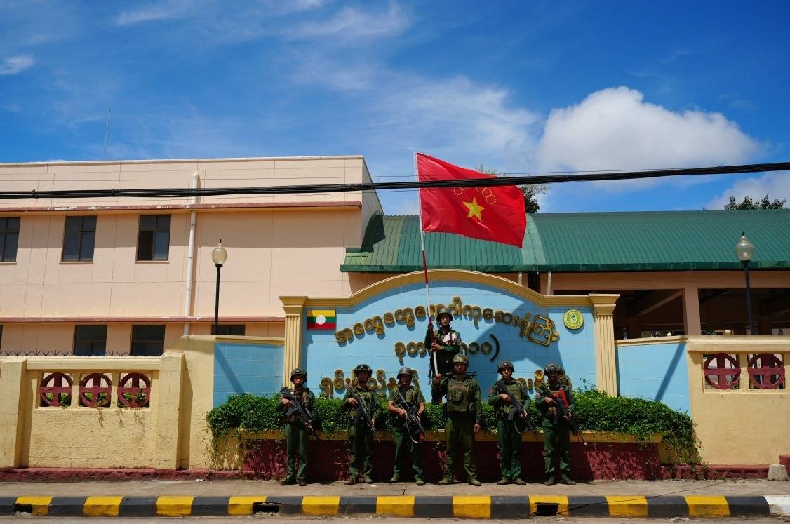 NUG နှင့် စစ်ရေး၊ နိုင်ငံရေး မပူးပေါင်း၊ မန္တလေးနှင့် တောင်ကြီးကို စစ ...