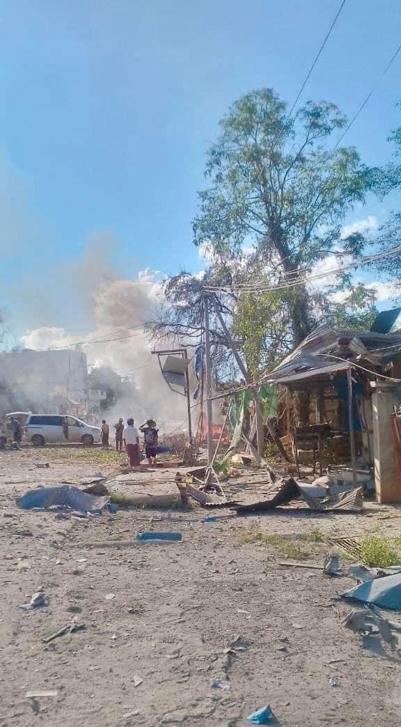 နောင်ချိုတွင် လက်ဖက်ရည်ဆိုင်ပေါ် ဗုံးကြဲချ၊ အနည်းဆုံး ၁၁ ဦး သေဆုံး Bur Mizzima Com