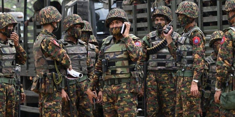 ဧရာဝတီတိုင်း ရေကြည်မြို့ရောက် ရခိုင်စစ်ဘေးရှောင် ၁၀ ဦးထက်မနည်းကို စစ်ကောင်စီဖမ်းဆီး Bur