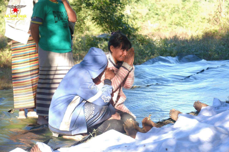 မြောက်ဦးမြို့နယ် ဗုံး ကြဲခံရမှု စစ်သုံ့ပန်း မိသားစုဝင် ၂၈ ဦးသေဆုံးဟု AA ထုတ်ပြန် - BUR.MIZZIMA.COM