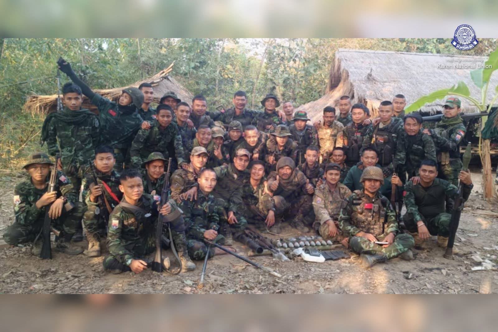 ကျောက်ကြီးရှိ ဂိတ်စခန်း ၃ ခုကို Knla ပူးပေါင်းတပ် တပြိုင်နက် တိုက်ခိုက် သိမ်းပိုက် စစ်ကောင်စီဘက