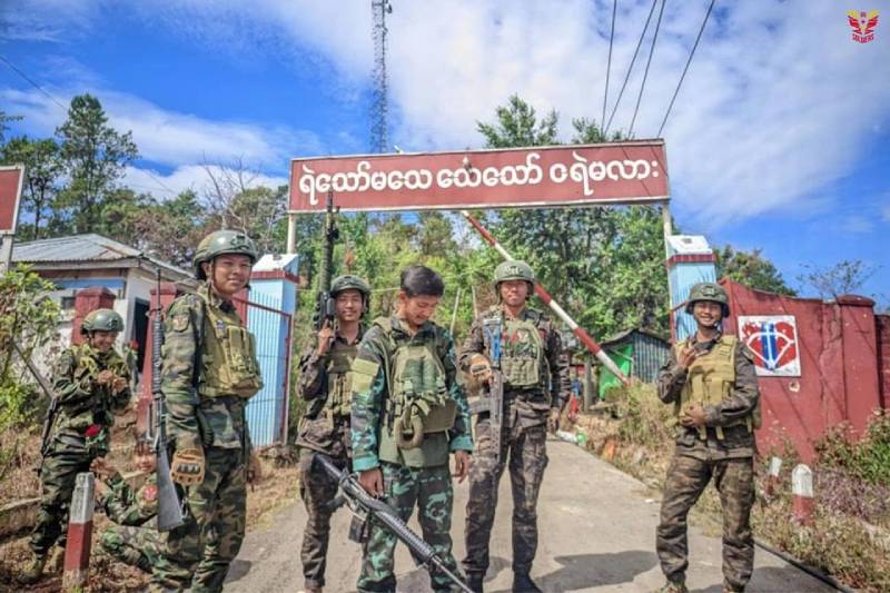 ဖလမ်းမြို့သိမ်းတိုက်ပွဲ 96 Soldiers-PDF မှ ရဲဘော်တဆယ် ကျ၊ ၂ ဦးက ကိုယ်လက ...