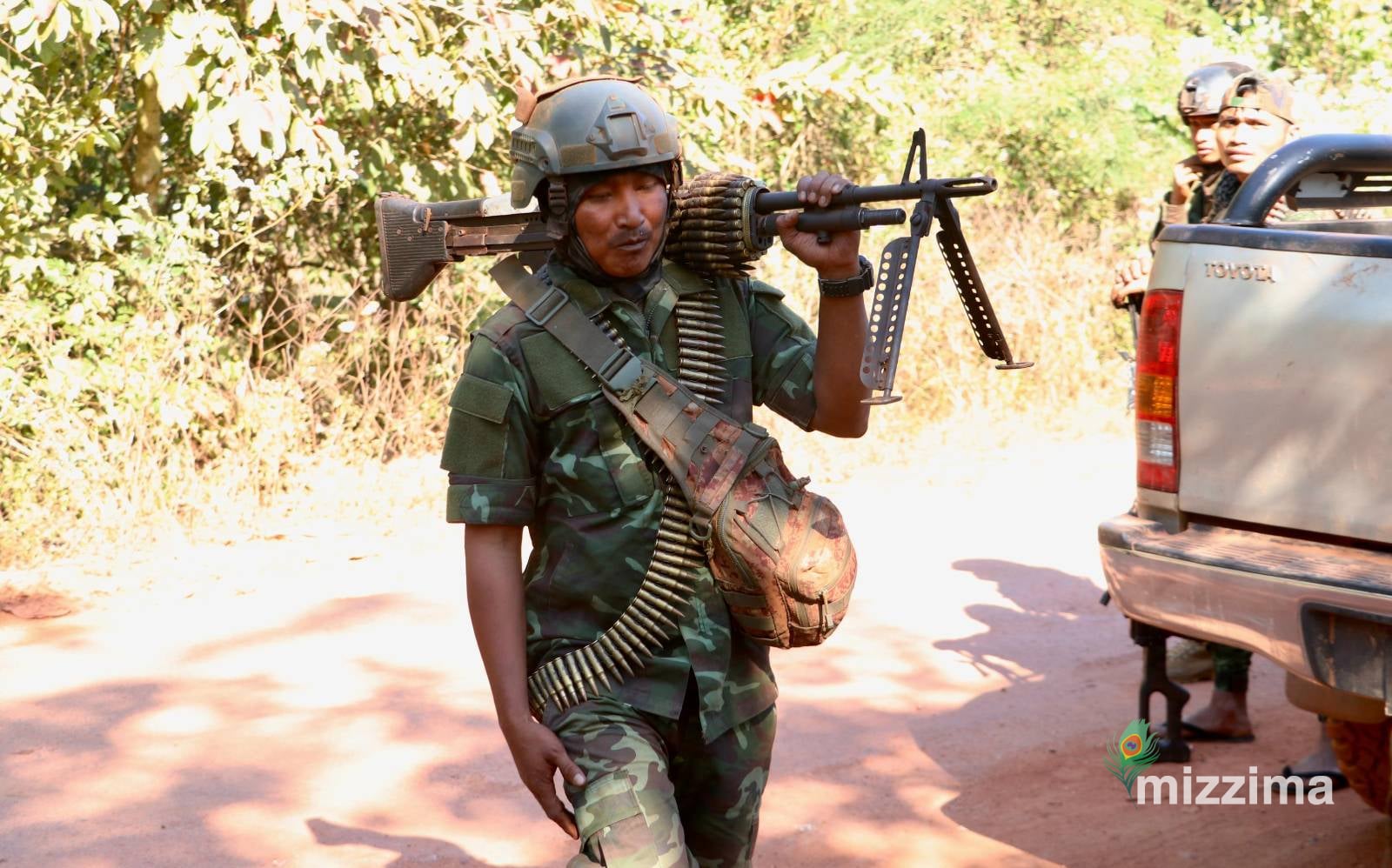 ကျုံဒိုးမြို့နှင့် ကော့ကရိတ်မြို့ ကို တော်လှန်ရေးတပ်ဖွဲ့များ ပြိုင်တူစစ်ဆင်နေပြီး စခန်းအချို့သိမ