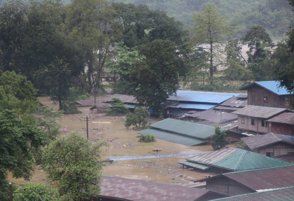မြစ်ရေမြင့်တက်၍ ကချင်ပြည်နယ်တွင် ရေကြီးရေလျှံမှုဖြစ် ၊ ချီဖွေက ရေဘးသင့